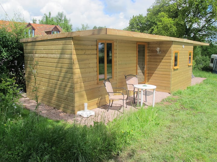 Tukhut à La Campagne, Auvergne, Fr. - Lapalisse