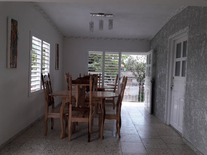 Casa  Yosbel Y Yurisbelky. Wifi Gratis. - Vinales