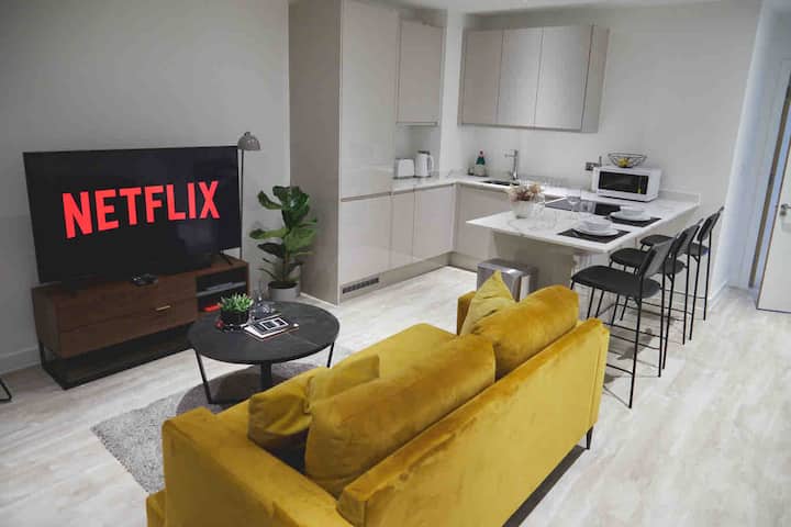 Stylish, Modern, Central Apartment + Gym - 샐퍼드