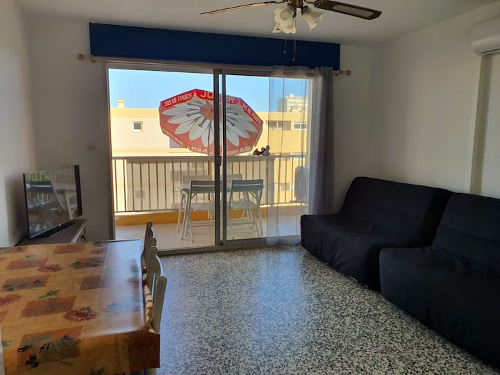 Grand Studio Dans Résidence Sécurisée Avec Piscine Et Tennis, à 2 Minutes De La Plage - Le Lavandou