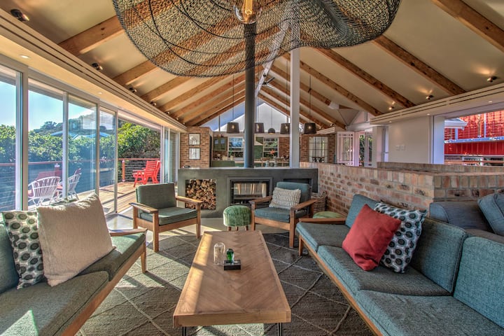 The Red House: Inverter, Wi-fi, Luxury At The Sea - Kenton-on-Sea