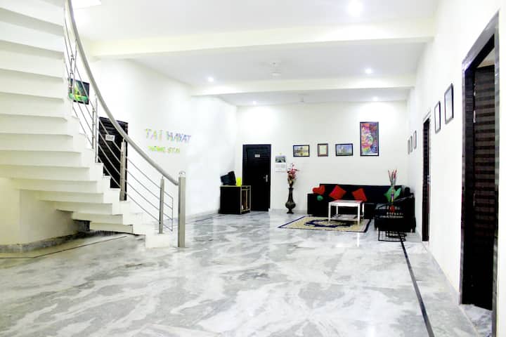 Spacious & Cozy House Near Taj Mahal & Agra Fort - Agra
