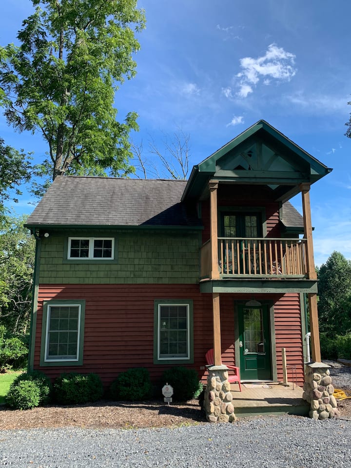 Cottage: Long-term Rental >30 Days Only - Stroudsburg, PA