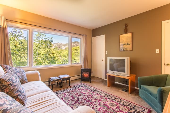 Very Best In Boulder!  Walk Everywhere!  Views! - Boulder, CO