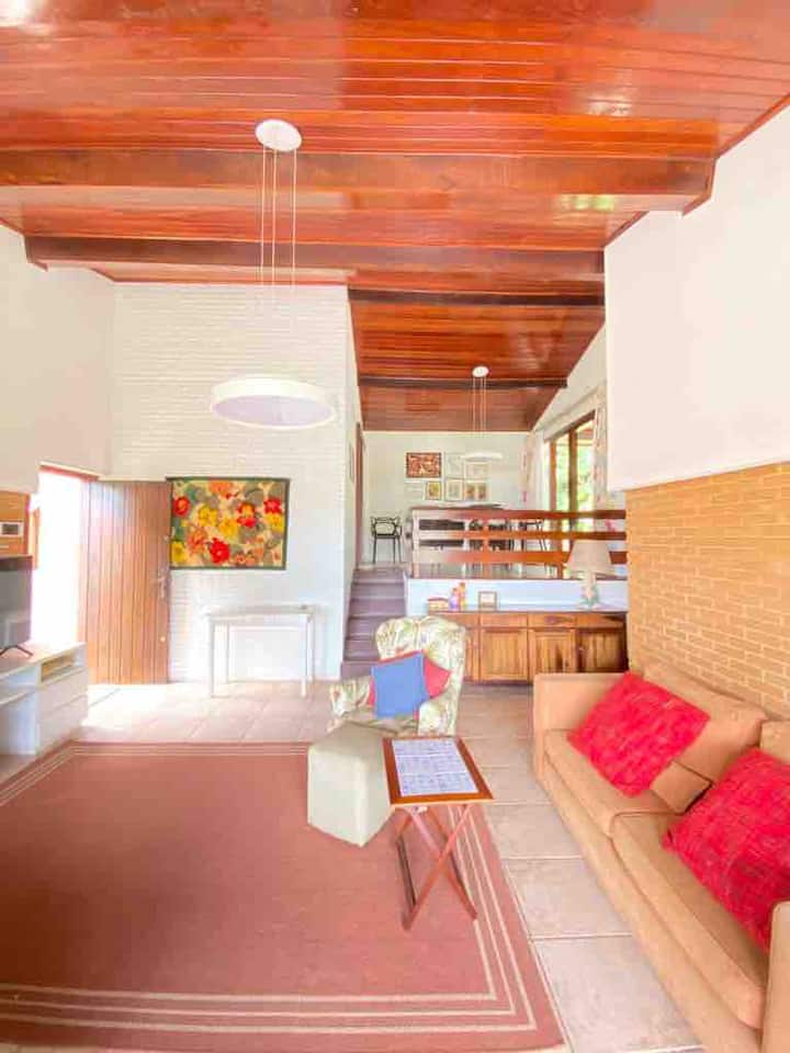 Casa De Veraneio Agradável Com Vista Para O Mar - Ubatuba