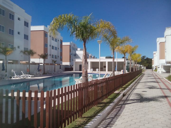 Excelente Apto 2 Quartos Com Garagem Canasvieiras - Florianópolis