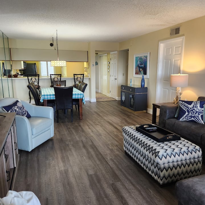 Sandcastles, Best Beach Getaway! - Cocoa Beach, FL