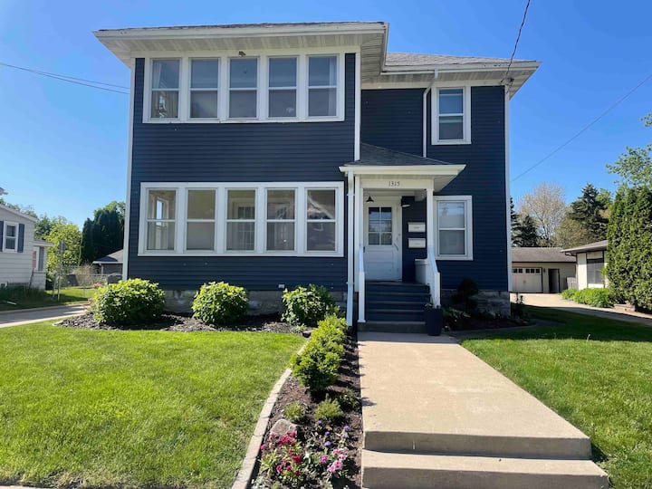 The Downtown Duplex- Eaa - Oshkosh, WI