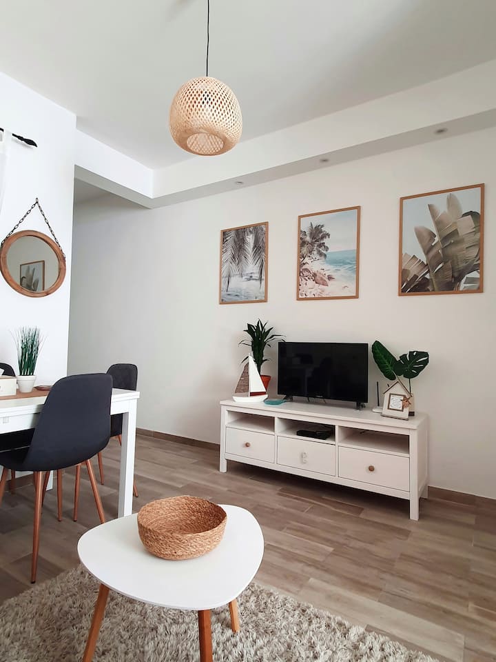 Bright Coastal Escape | Comfortable 2br Apt - Malte