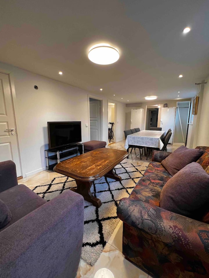 Spacious Apartment In A Quiet Villa Neighbourhood! - Gothenburg