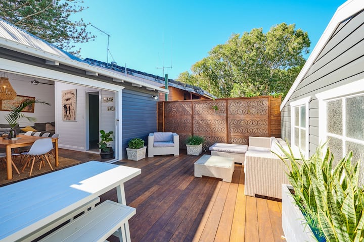 White Haven Byron Bay Walk To Town Accommodates 12 - Byron Bay