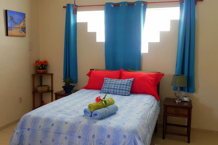 Queen Studio 1ef Fast Wi-fi, Pool, Kitchen & Porch - Cozumel