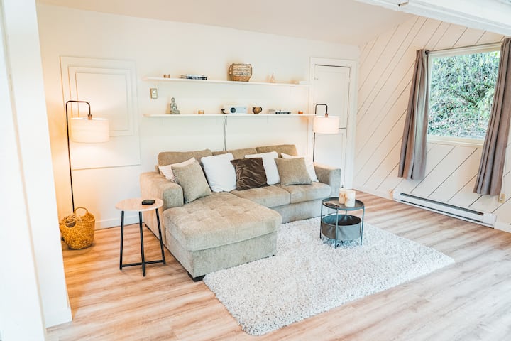 Love Nest Cottage - Salt Spring Island