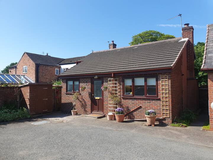 Feel At Home, At The Annexe - Tarporley