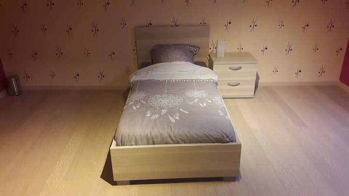 La Louvière House With Private Room For 1 Person - Manage