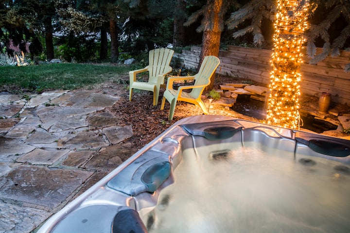 Mountain Views, Entertainment Galore! - Arvada, CO