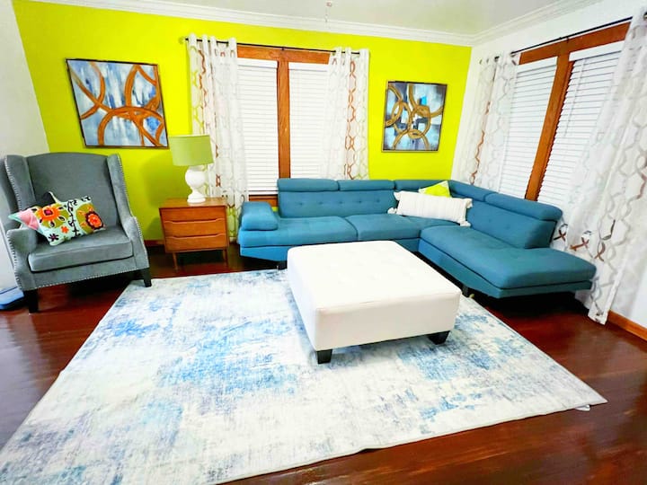 Budget Friendly Near Una, River, Downtown, Cozy - Florence, AL