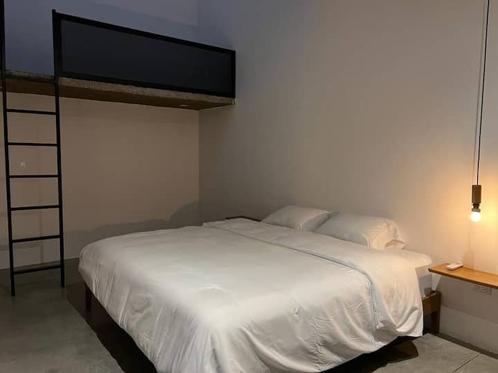 Casa Los Pinos Apto. E Col. Escalón - San Salvador