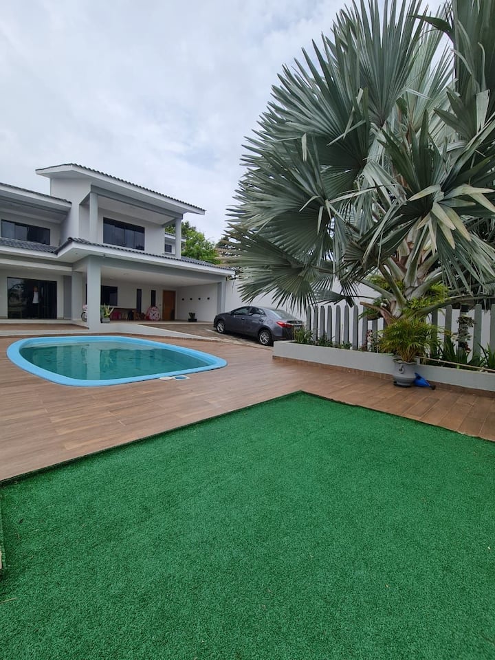 Casa Com Piscina - Cascavel