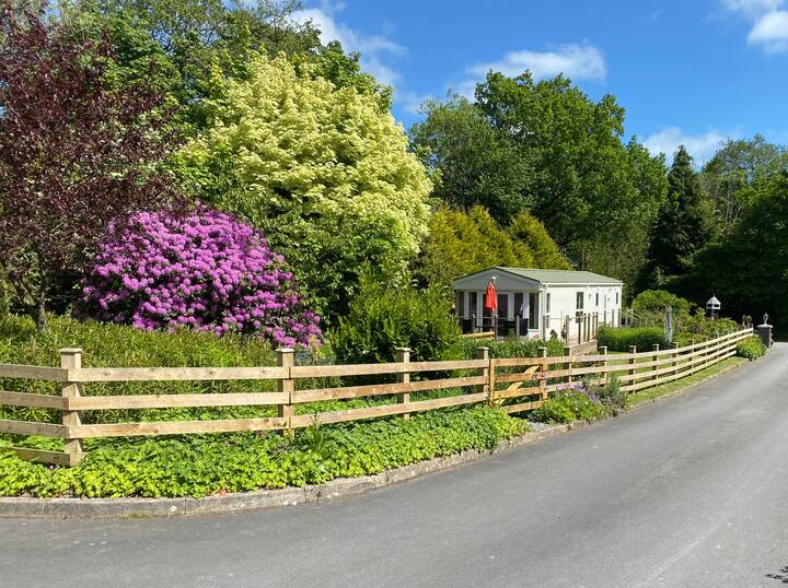 Lovely 4 Berth Holiday Home With Hot Tub & Sauna - Pays de Galles