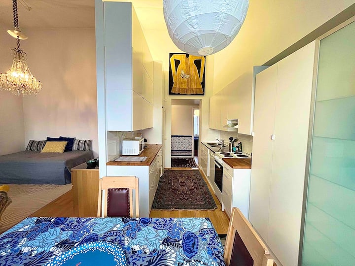 Three Bedroom Apartment With High Ceiling - Helsinki