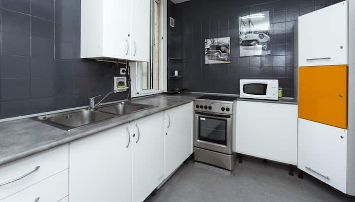 Cozy Single Room With Private Toilet - Barcelona