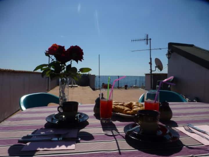 Ferienwohnung Mit Terrasse Direkt Am Meer - Giarre