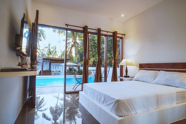 Quest Villa - Standard Room Pool View - Panglao