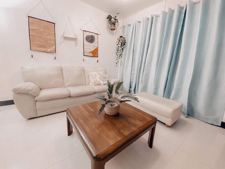 Cozy 2br Home | Sleeps 15pax | Near Aquaplanet - Angeles