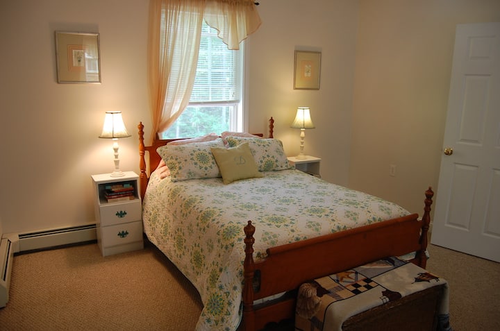 Adorable. Private Room In A Classic Ne Home. - Wells, ME