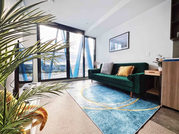 Huge Stylish Cbd 1b With Amazeview Perf 4 Longstay - Melbourne