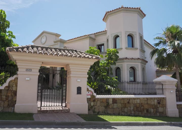 Villa Los Flamingos - Estepona
