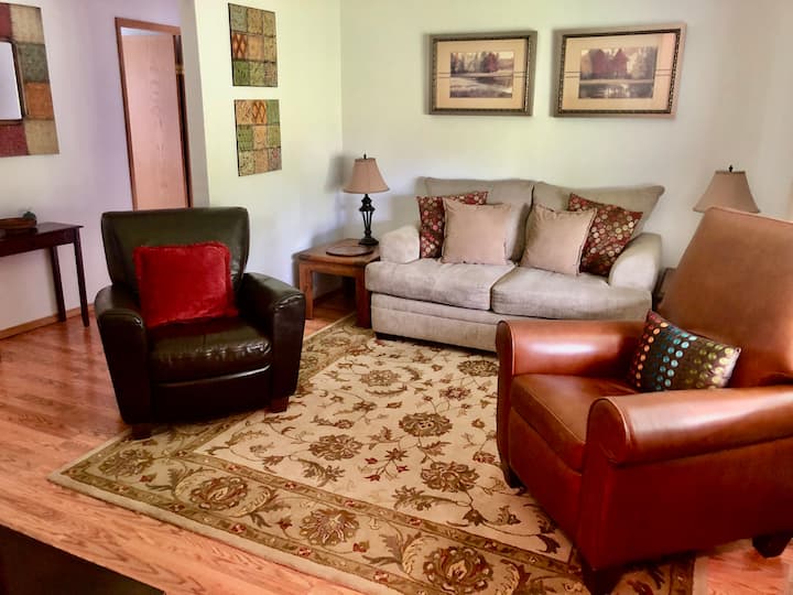 Central 2 Bedroom/all The Comforts Of Home - Anchorage, AK