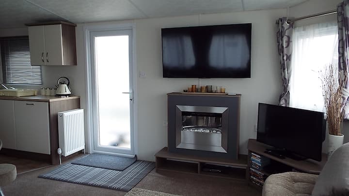 We Have Two  4 Bedroom 10 Berth Caravans  To Rent - Woodhall Spa