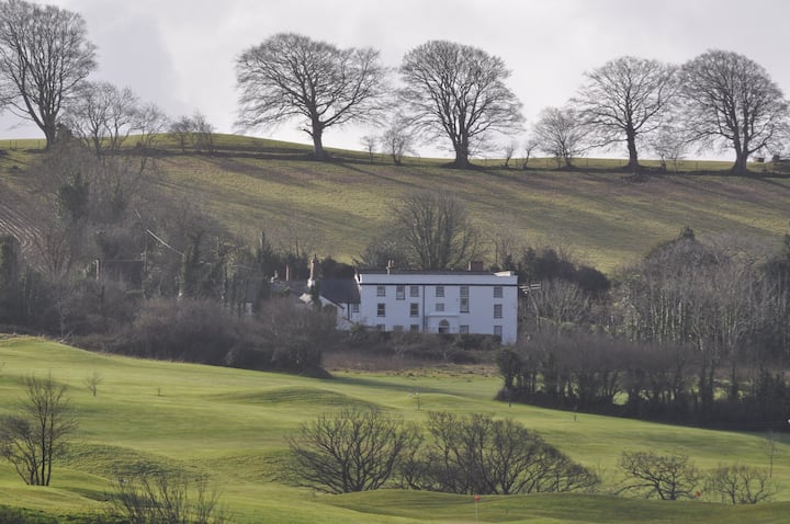 Mount Sandford House, Sleeps 24 To 31 - North Devon District