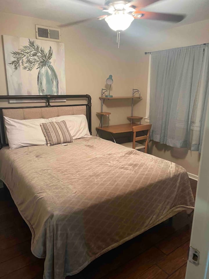 Close To Texas Tech - 3br/2ba - Pet Friendly - Lubbock, TX