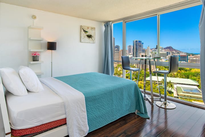 Soothing Hawaii Condo - 18th Fl - カイルア, HI