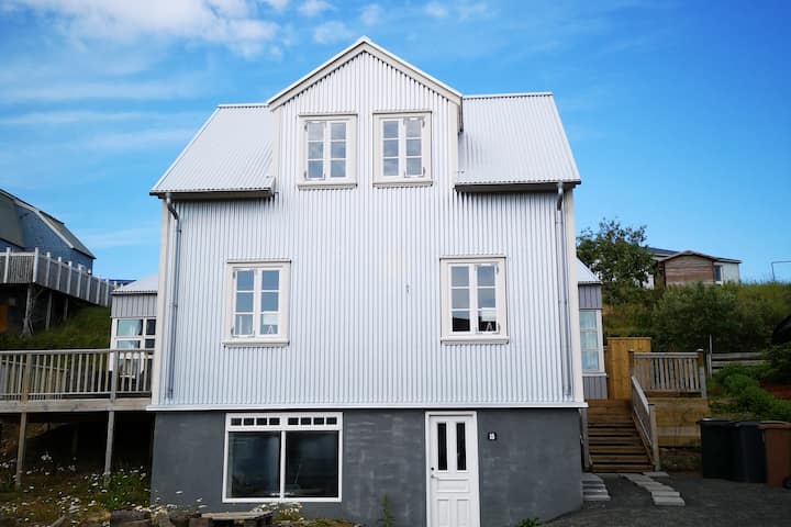 Spacious New House - IJsland