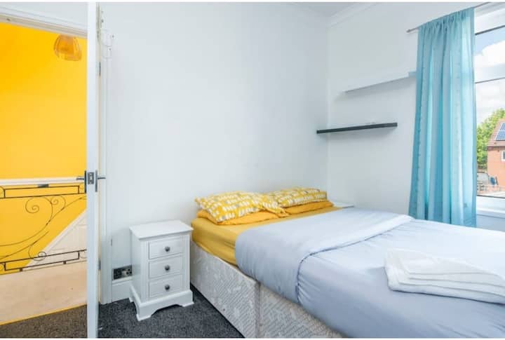 Newport Retreat - Usk