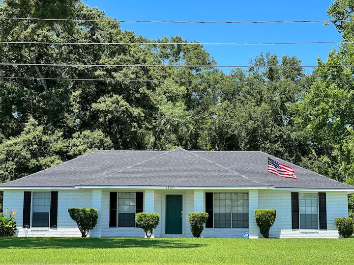 Welcome To Arthurs Place!! Powered Year Around! - Baton Rouge, LA