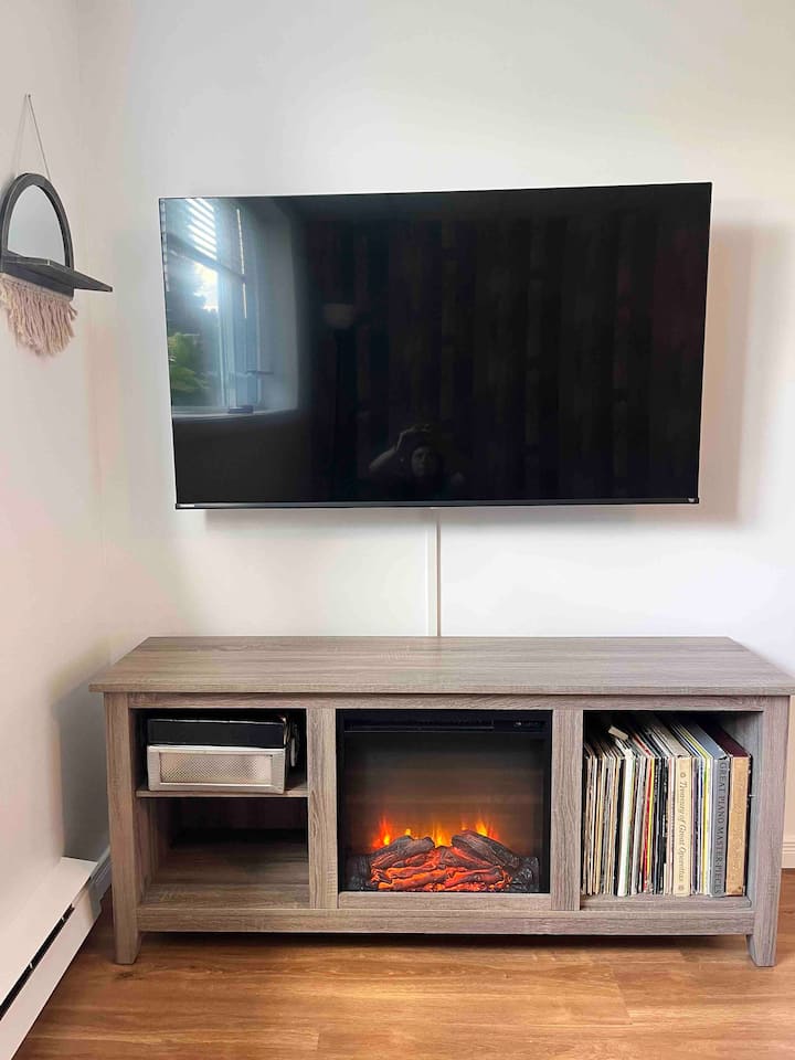 Charming Central  Unit - Greater Sudbury