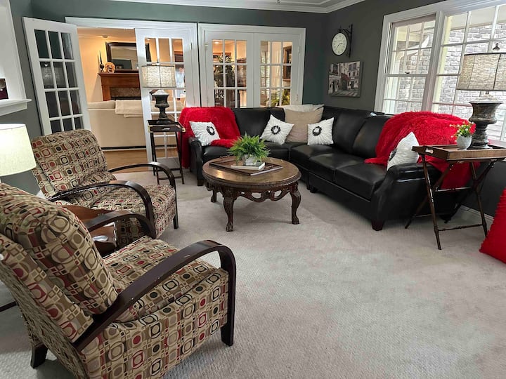 Plenty Of Room Near Square - Oxford, MS