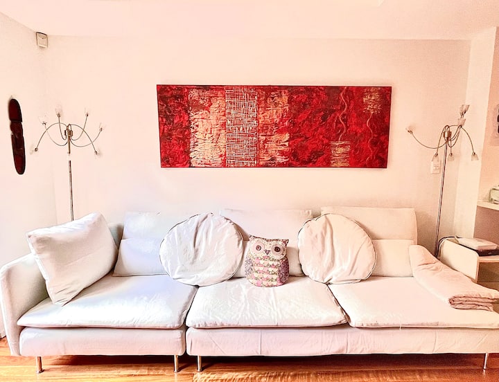 Stylish & Unpretentiously Sophisticated Terrace In The Heart Of Surry Hills. - North Sydney