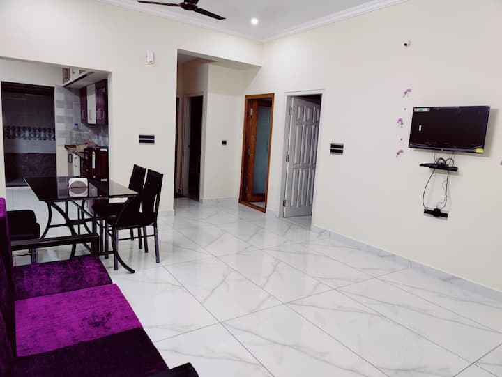 2bhk Colorful Apartment With Parking, Wifi Etc - Mysuru