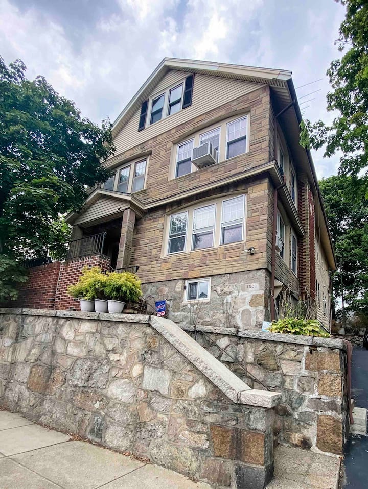 Perfect & Practical Boston Rental (1,500+ Sqft) - Boston, MA
