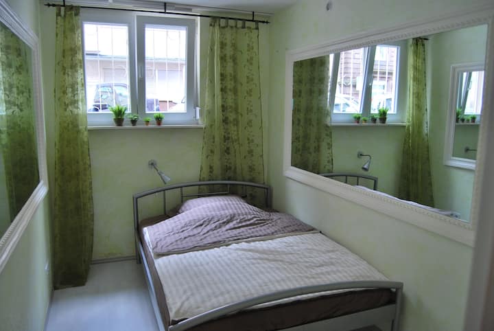 City Appartment In Top Lage Direkt U-bahn & Hbf - Stuttgart Central Station