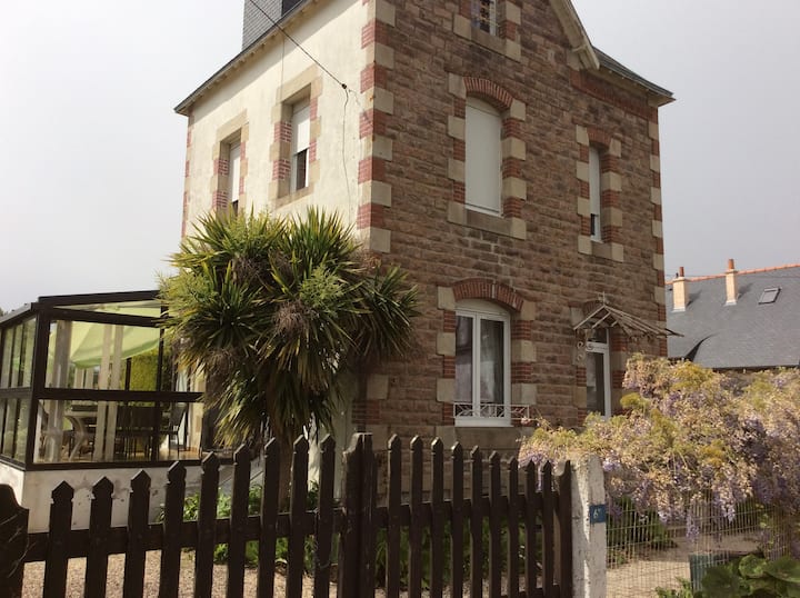 Maison Bretonne- Jardin Clos Et Spacieux -Vue Mer. - Paimpol