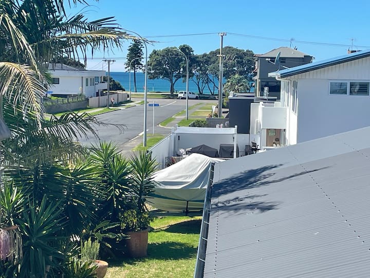Central Mt Maunganui Beach House (1 Bedroom) - Mount Maunganui