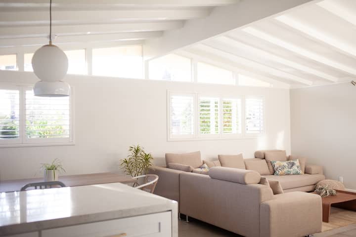 Spacious Modern Home Near Disney W/ Bbq! - アナハイム, CA