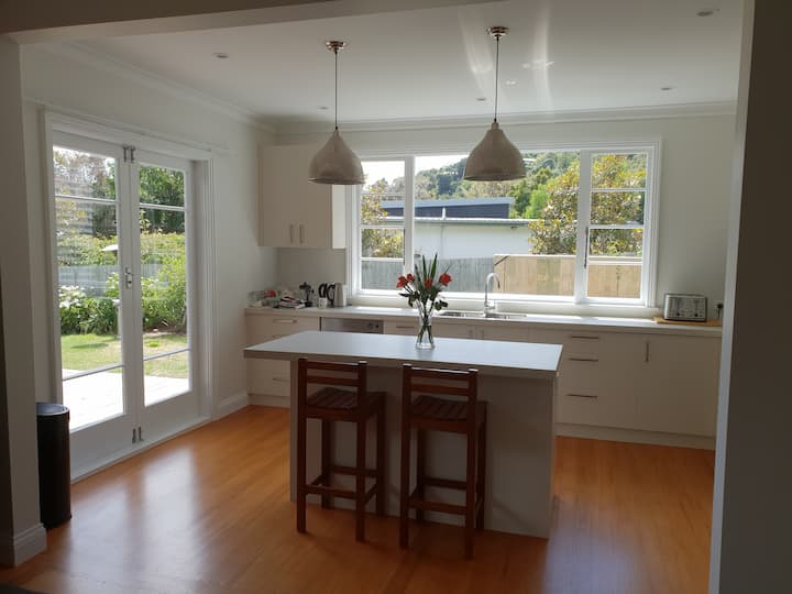Moncks Bay Retreat - Lyttelton